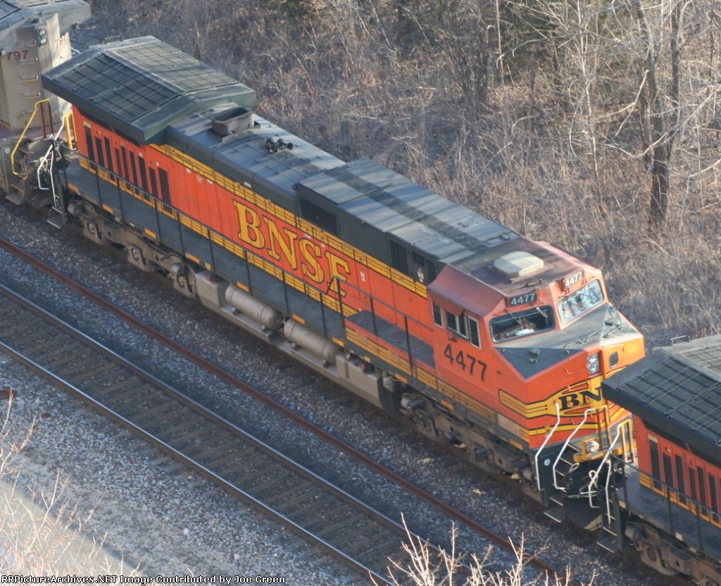BNSF 4477